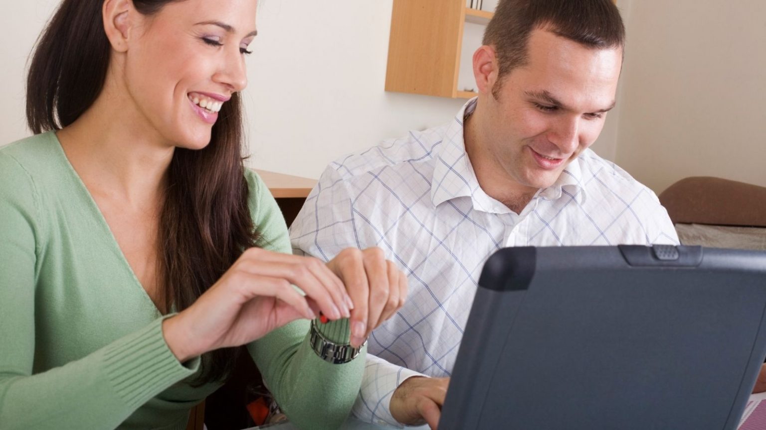 Best Side Hustles For Couples (35+ Lesser-Known Ways to Make Money ...