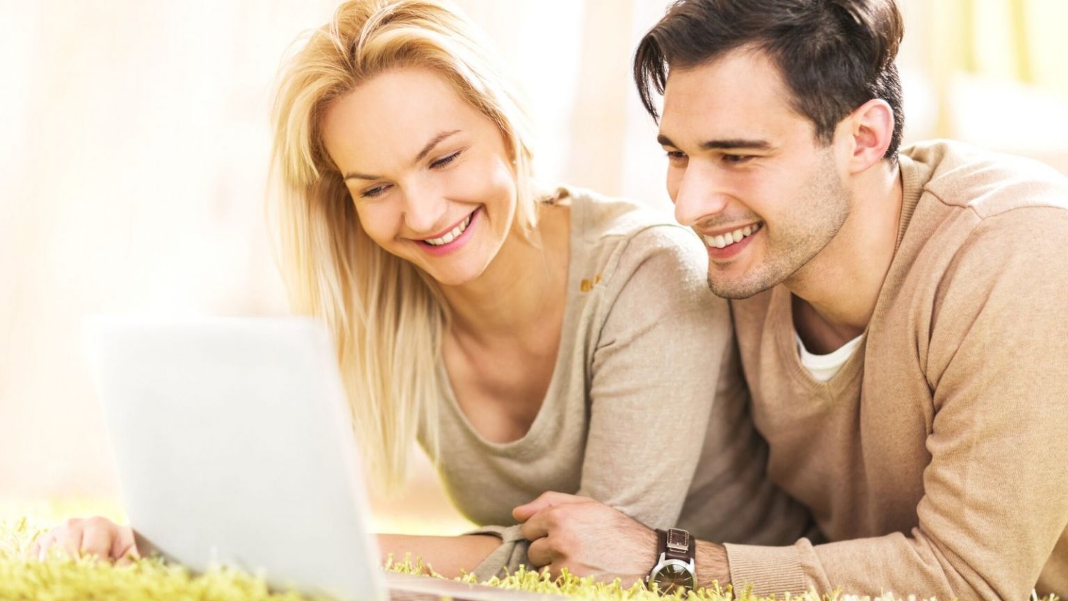 Best Side Hustles For Couples (35+ Lesser-Known Ways to Make Money ...